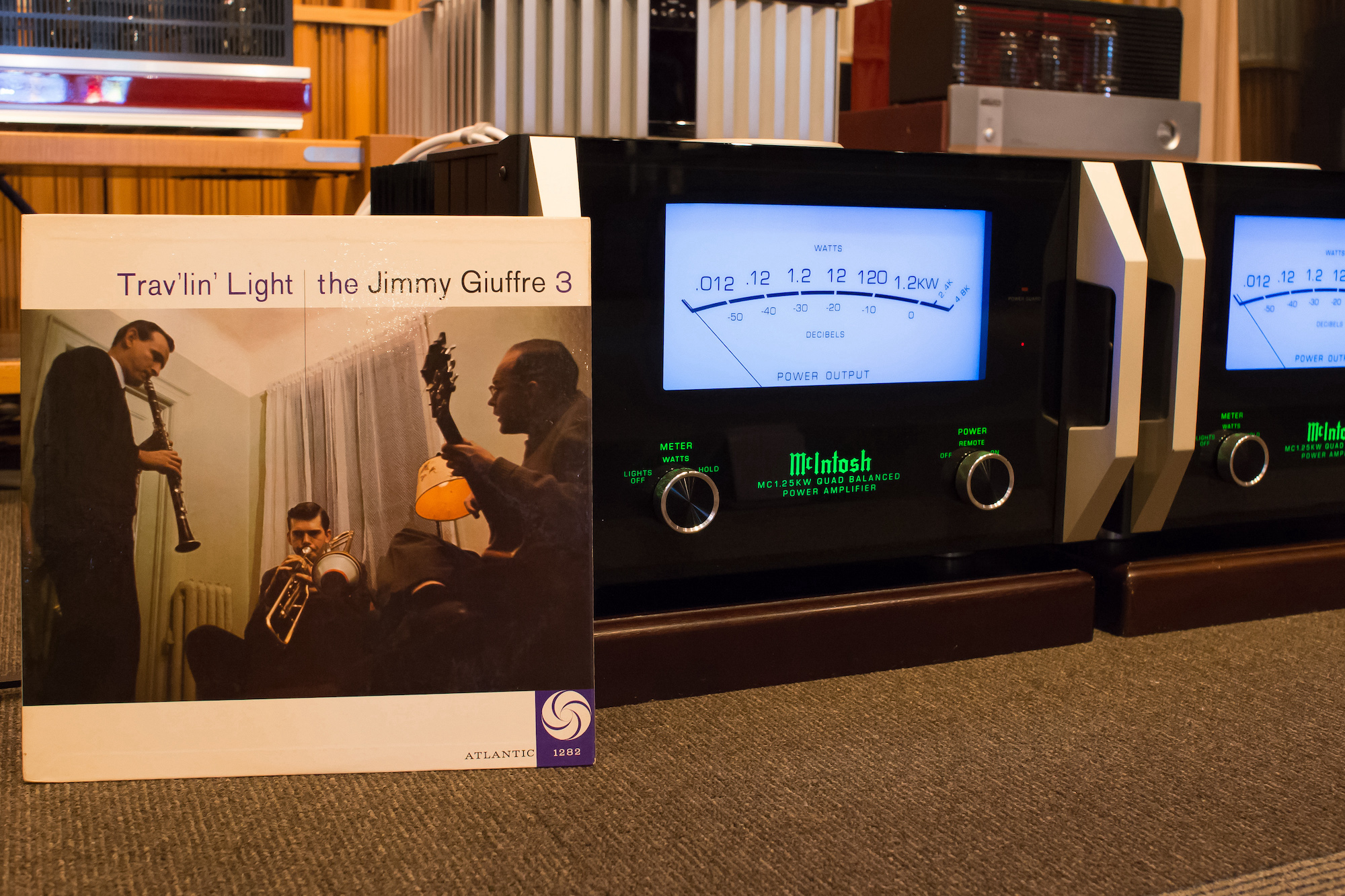 Trav’lin’ Light | Dynamicaudio 5555 3F