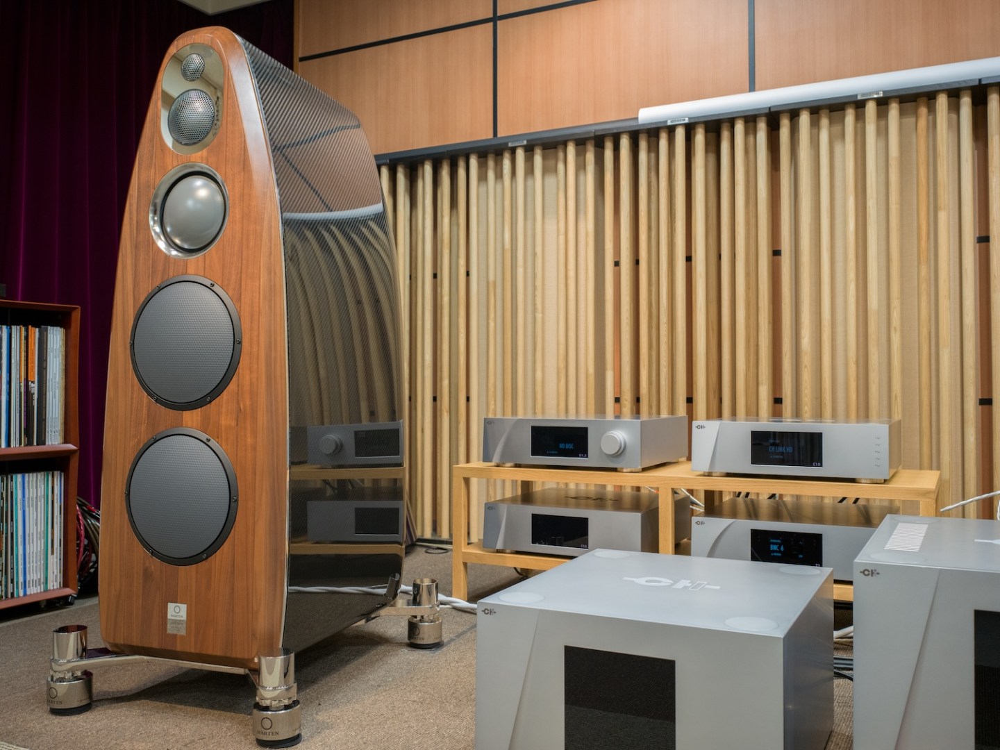Marten, CH Precision | Dynamicaudio 5555 3F